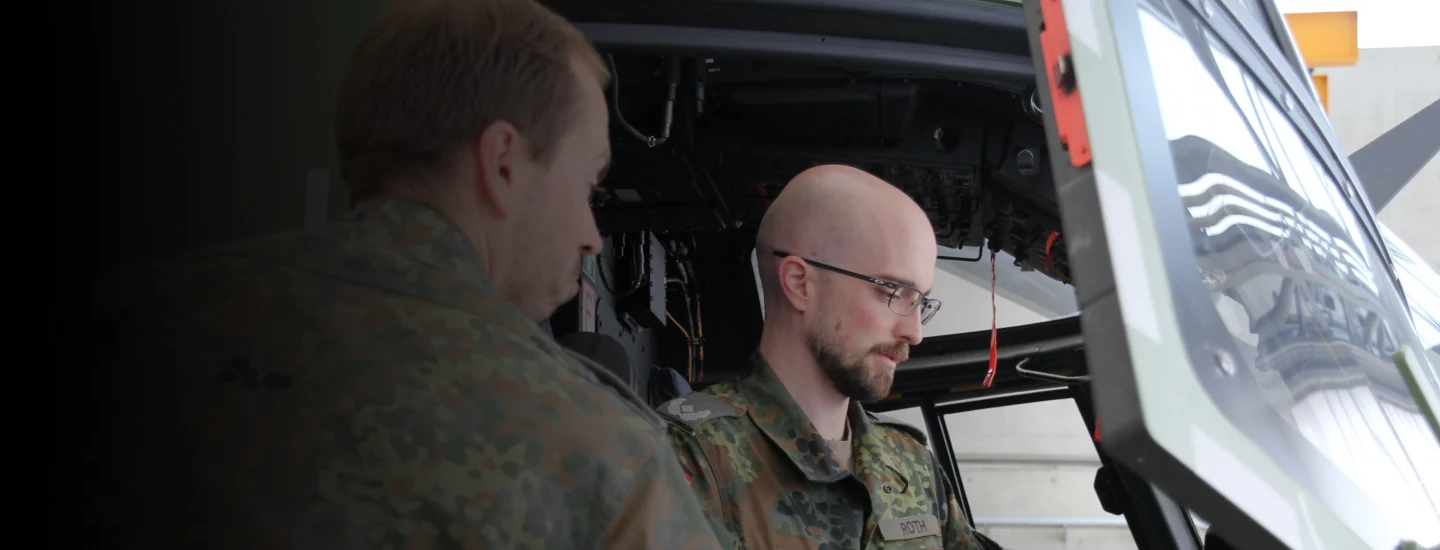 Defense consultants with military experience | AlixPartners | AlixPartners